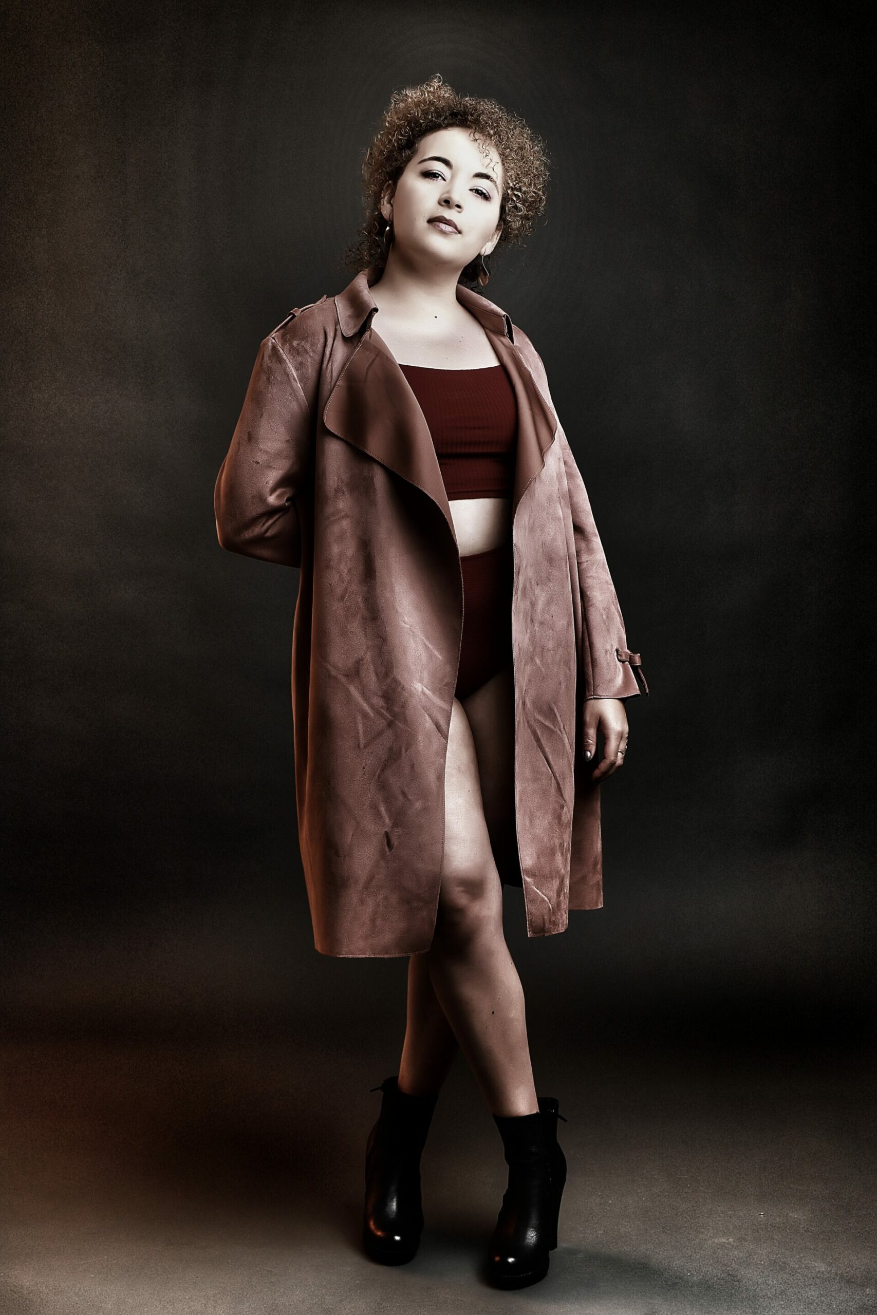 DOMINIQUE – Model Folio