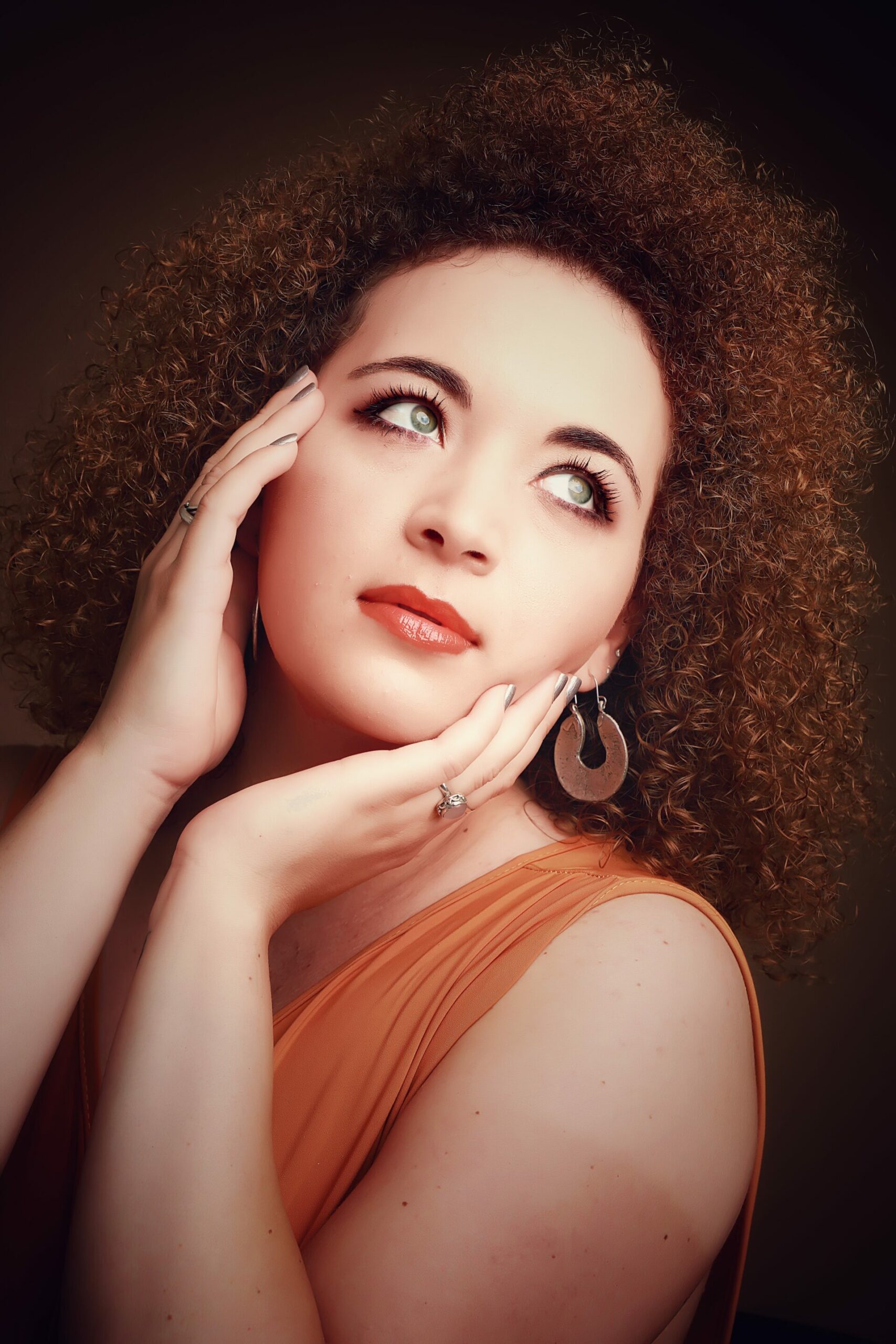 DOMINIQUE – Model Folio