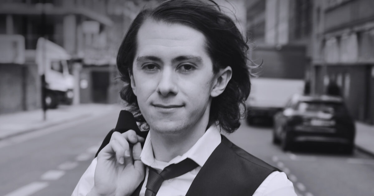 ELLIOT – Model Folio