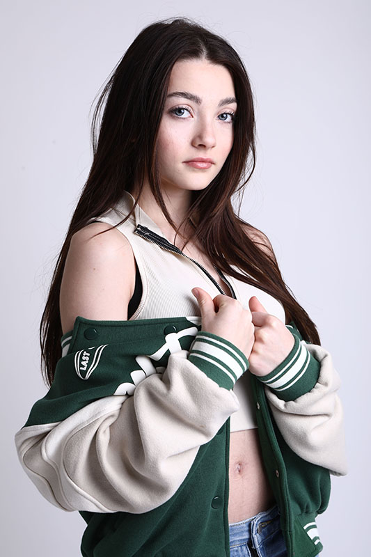 LUCY – Model Folio