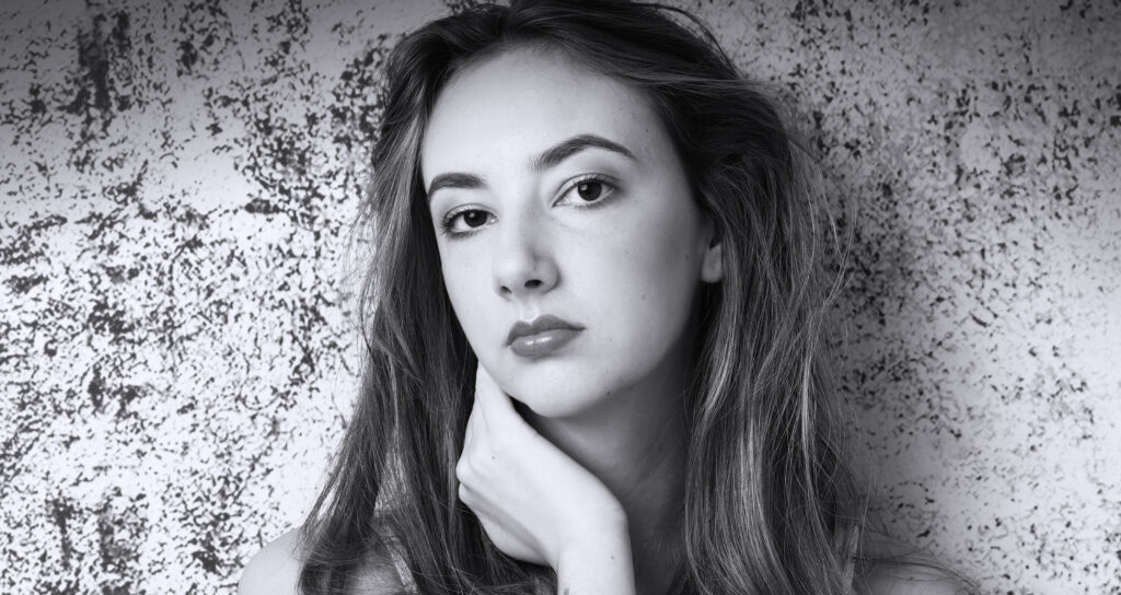 MAISIE – Model Folio