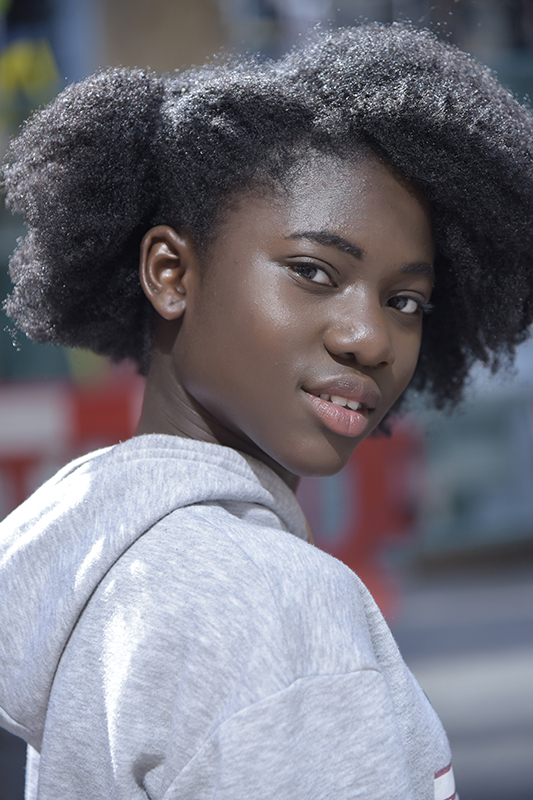 MANDY – Model Folio