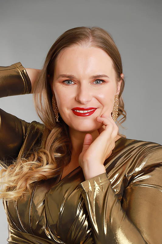 MARIOLA – Model Folio