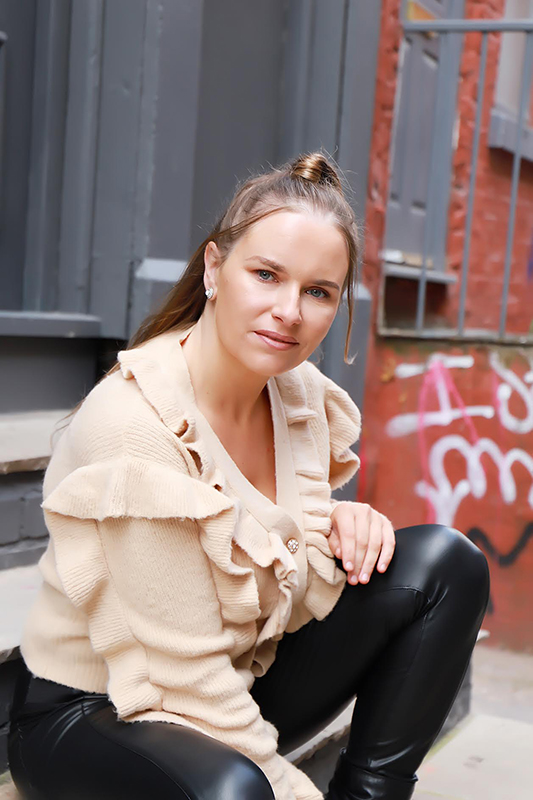 MARIOLA – Model Folio