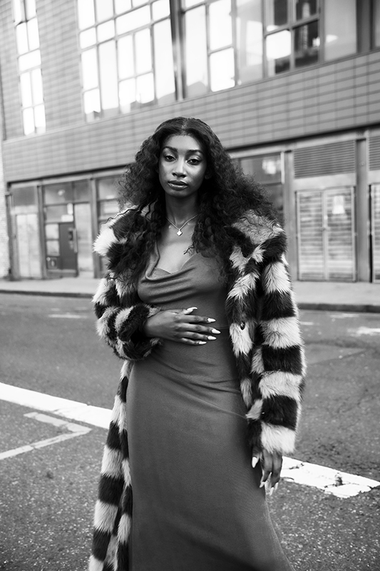 MARY DADA – Model Folio