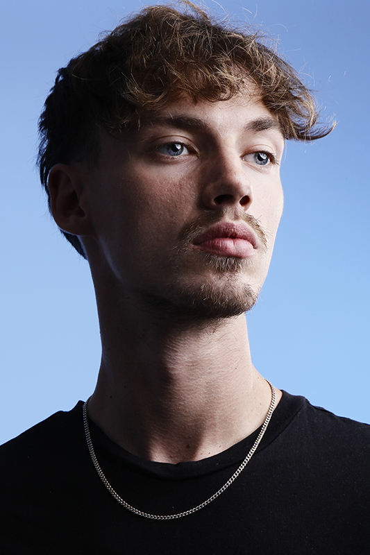 MAX CHARLIE – Model Folio