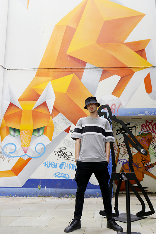 MAX CHARLIE – Model Folio