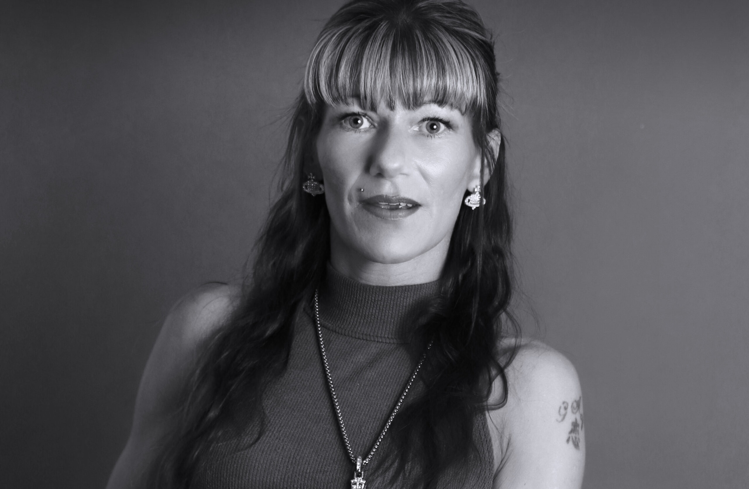 MICHELLE – Model Folio