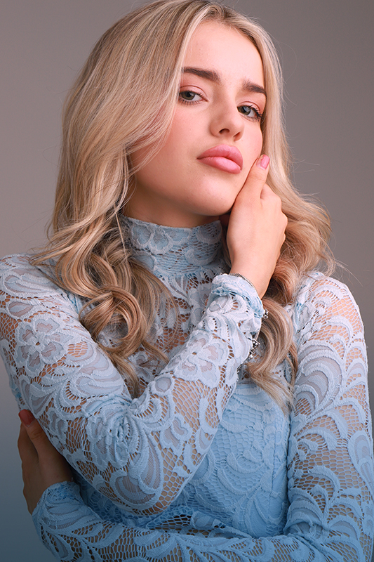 MILLIE – Model Folio