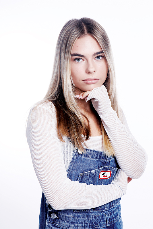 MISCHA IVY – Model Folio