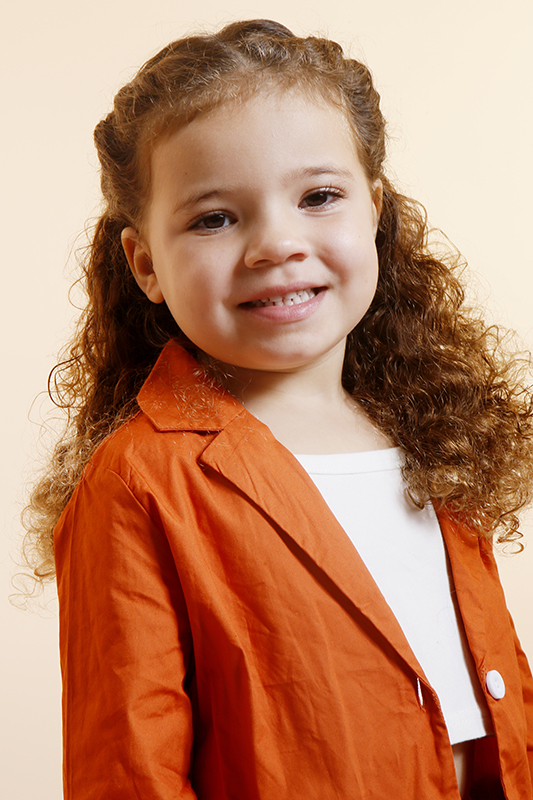 NALA WILLOW – Model Folio