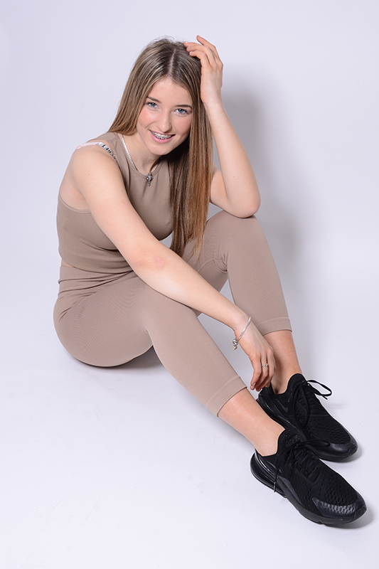 SIENNA MIA – Model Folio