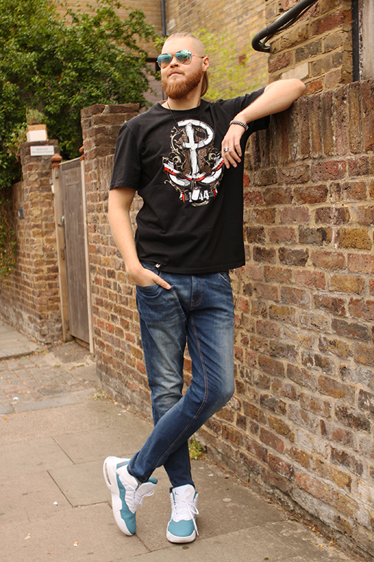 SIMON J – Model Folio